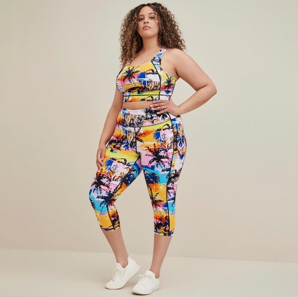 torrid | Pants & Jumpsuits | Torrid Active Set Sports Bra And Capri ...